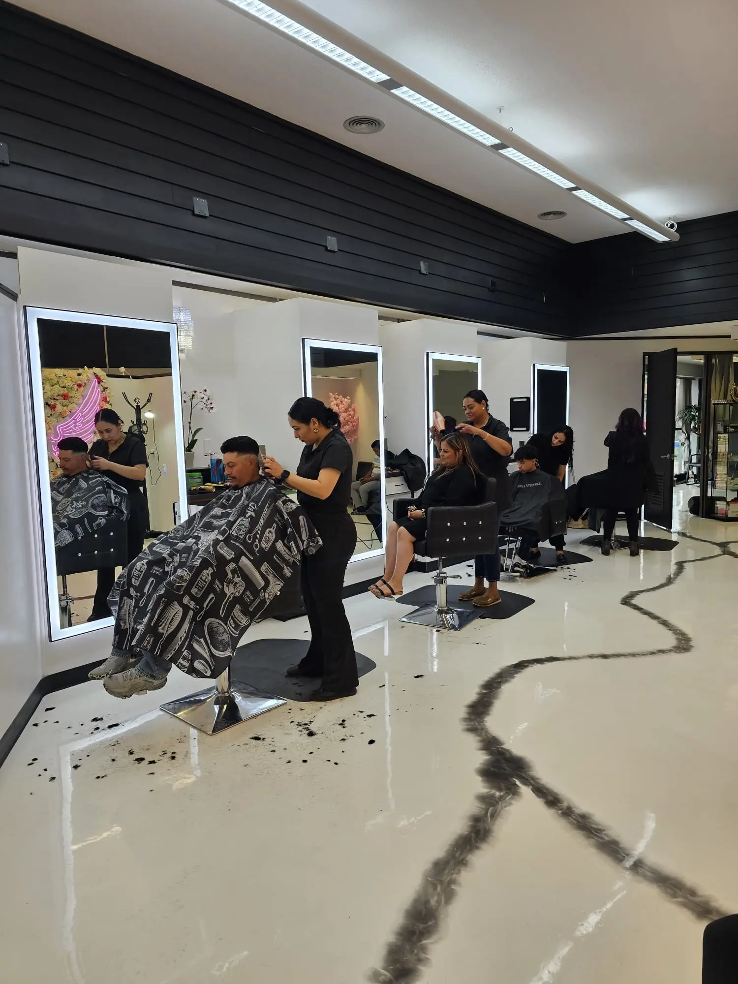 Ashley's Beauty Salon | Where Luxury Meets Exceptional Service In Des ...